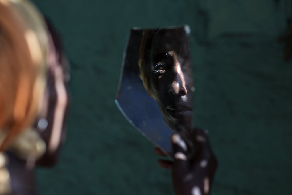 A Mother’s Strength Amid Loss and Conflict